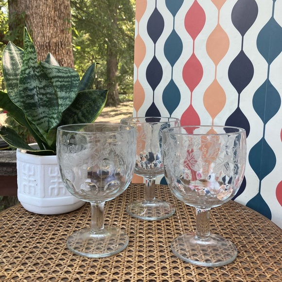 Bartlett Collins | Dining | Bartlett Collins Clear Etched Grape Leaf ...